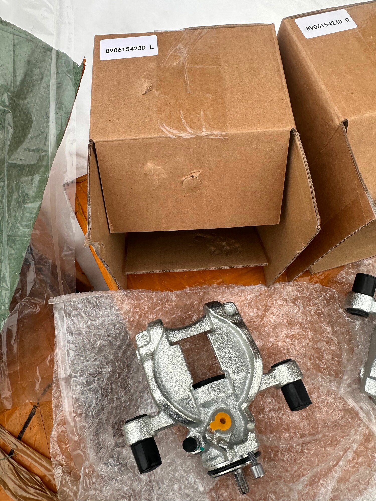 Задний суппорт левый L Volkswagen Golf 7 Jetta 7 Karoq Aud