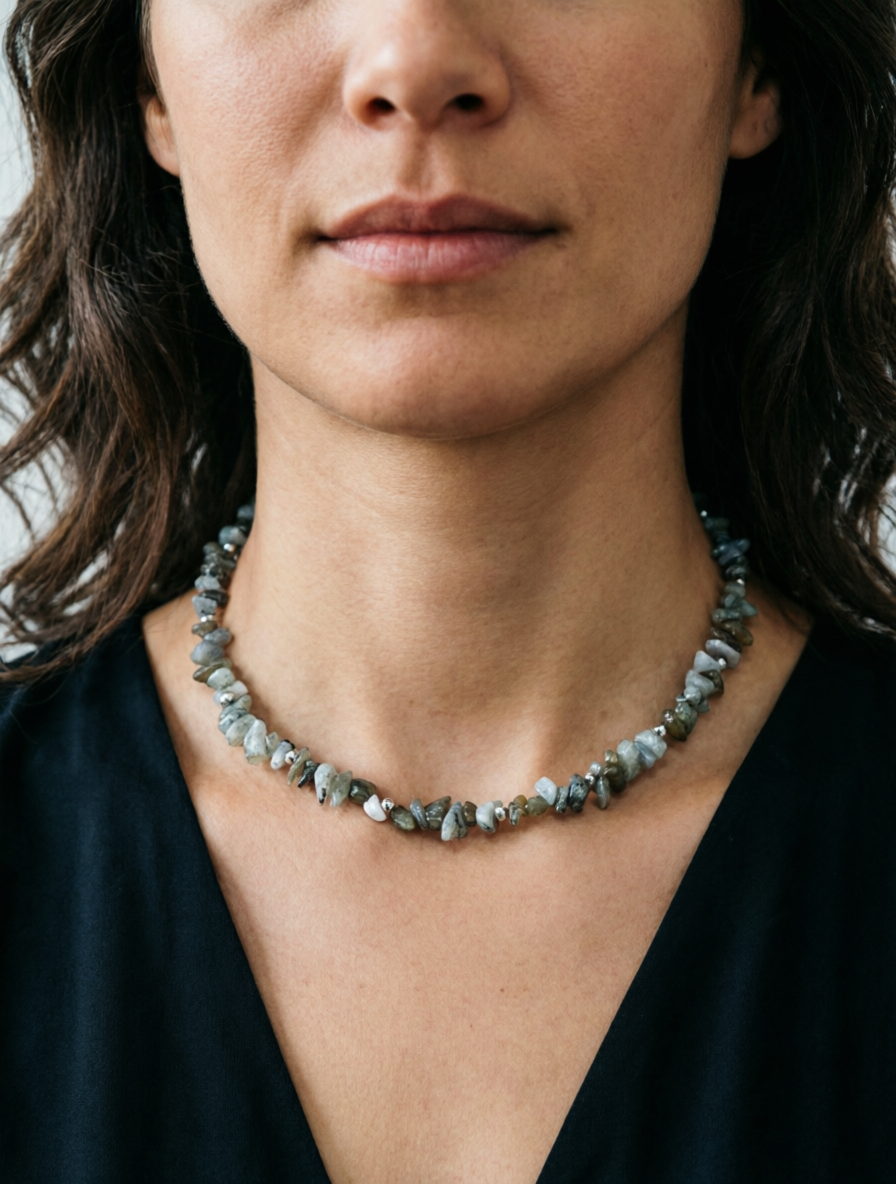 Чокер, лабрадорит