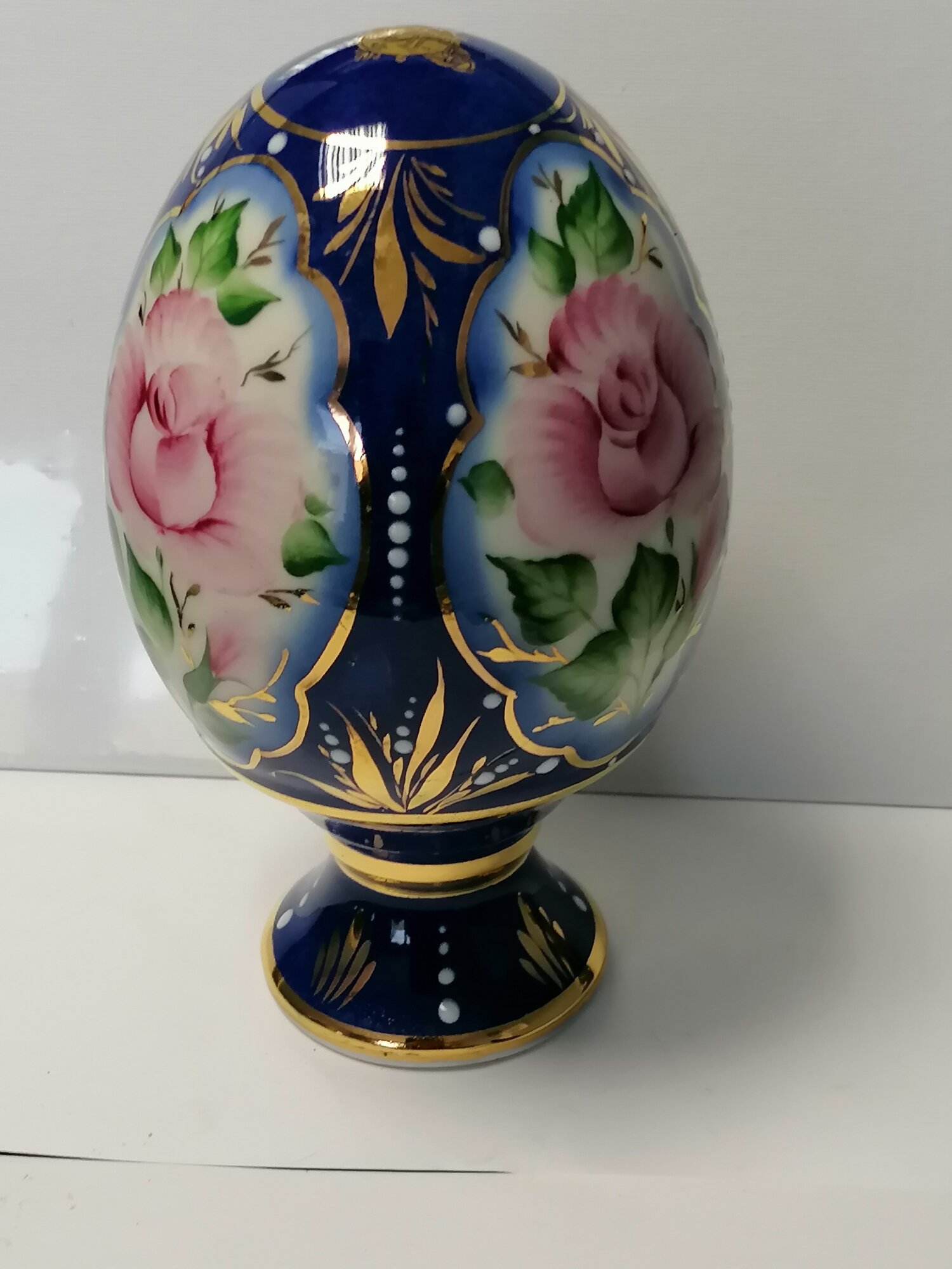 Сувенир яйцо пасхальное большое монолитное новое (бел, роспись кобальт, роспись золотом и краской)