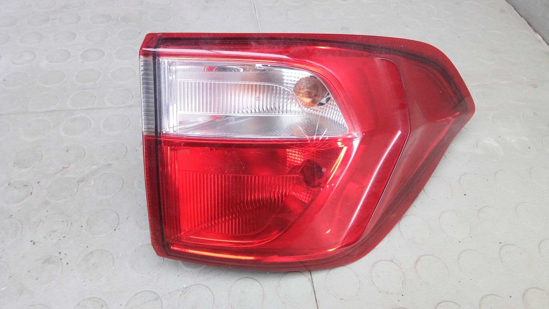 Фонарь задний правый FORD ECOSPORT