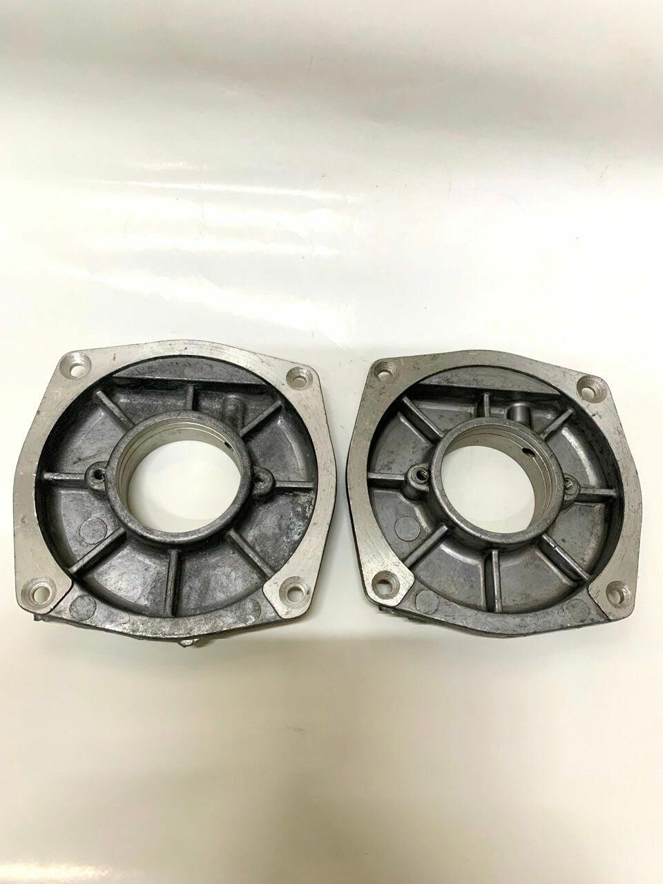 Крышка кривошипной камеры Юпитер ИЖЮ. 1-33 левая, 2 шт.