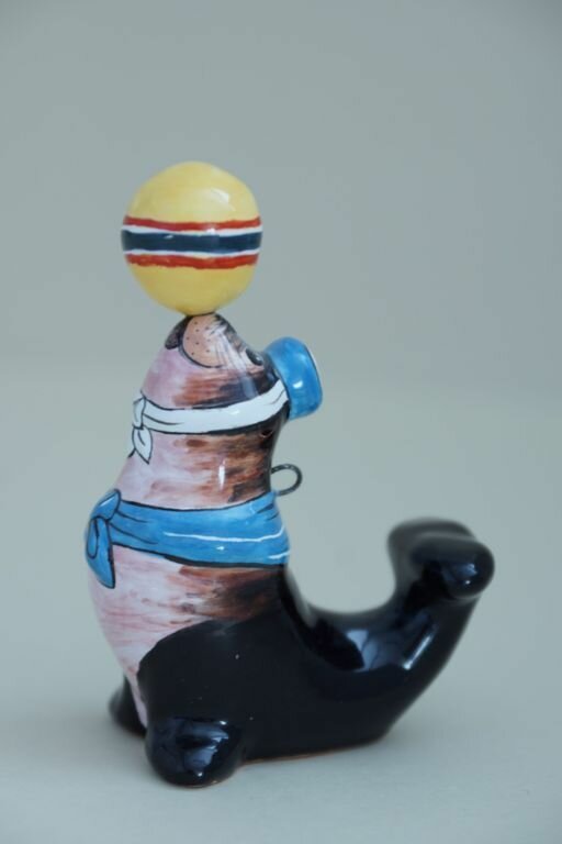 Ёлочная игрушка "Морской котик". Ярославская майолика. Керамика ручной работы. Сделано в России.