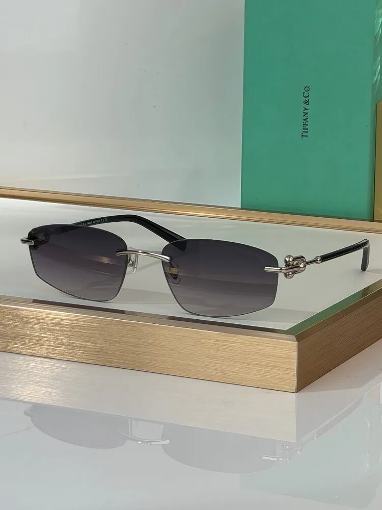 Tiffany and Co. Очки солнцезащитные