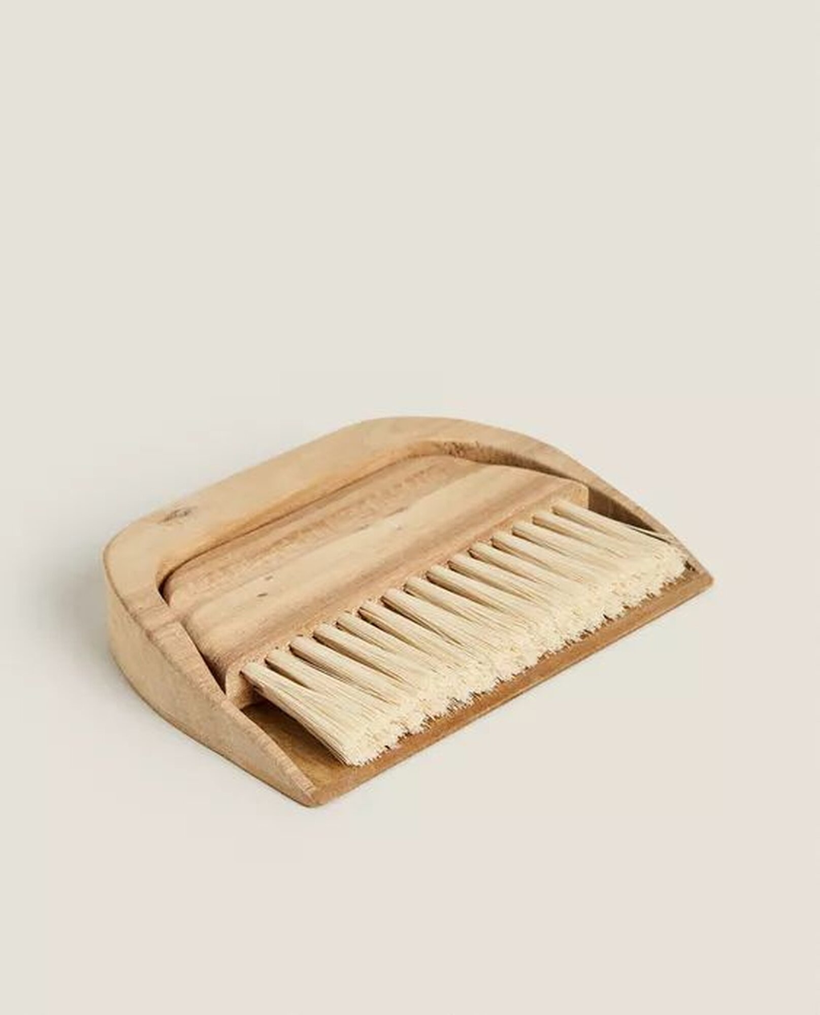 Набор для уборки ZARA HOME 6280/762/052 - деревянная метла и совок, 15 х 11 х 2 см, цвет светло-бежевый