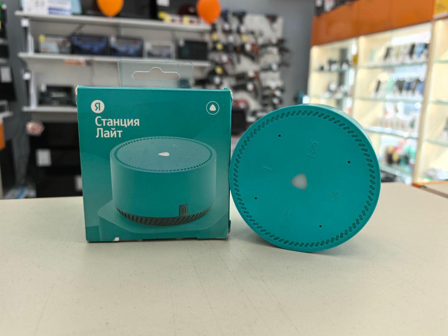 Умная колонка Яндекс Станция Лайт с Алисой, бирюзовый мята, 5Вт, б/у