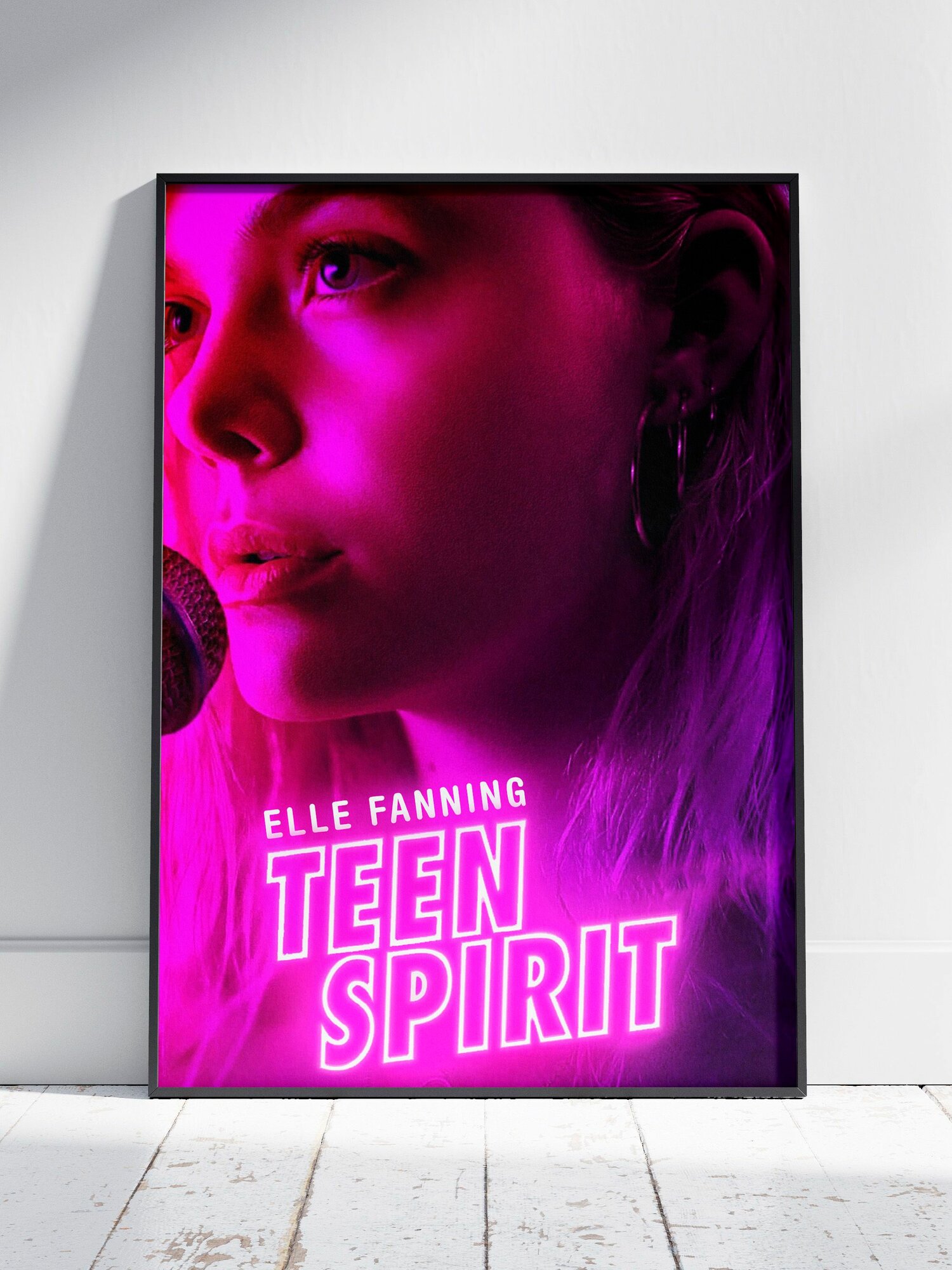 Плакат на стену для интерьера Эль Фаннинг (Elle Fanning 18) - Постер по актеру фильма, кино, сериала формата A4 (21x30 см)