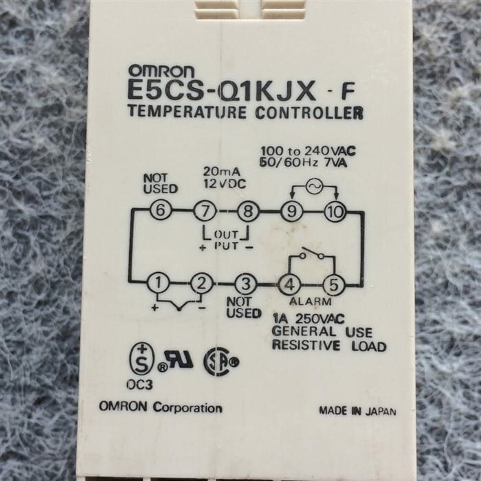 Модуль Omron E5CS-Q1KJX-F