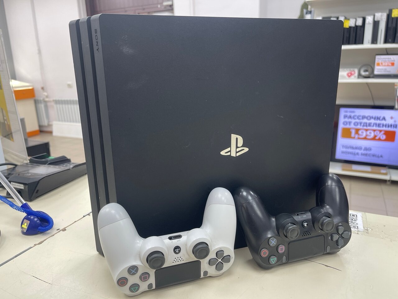 Игровая приставка PlayStation 4 Pro 1Tb (Б/У)Уценка