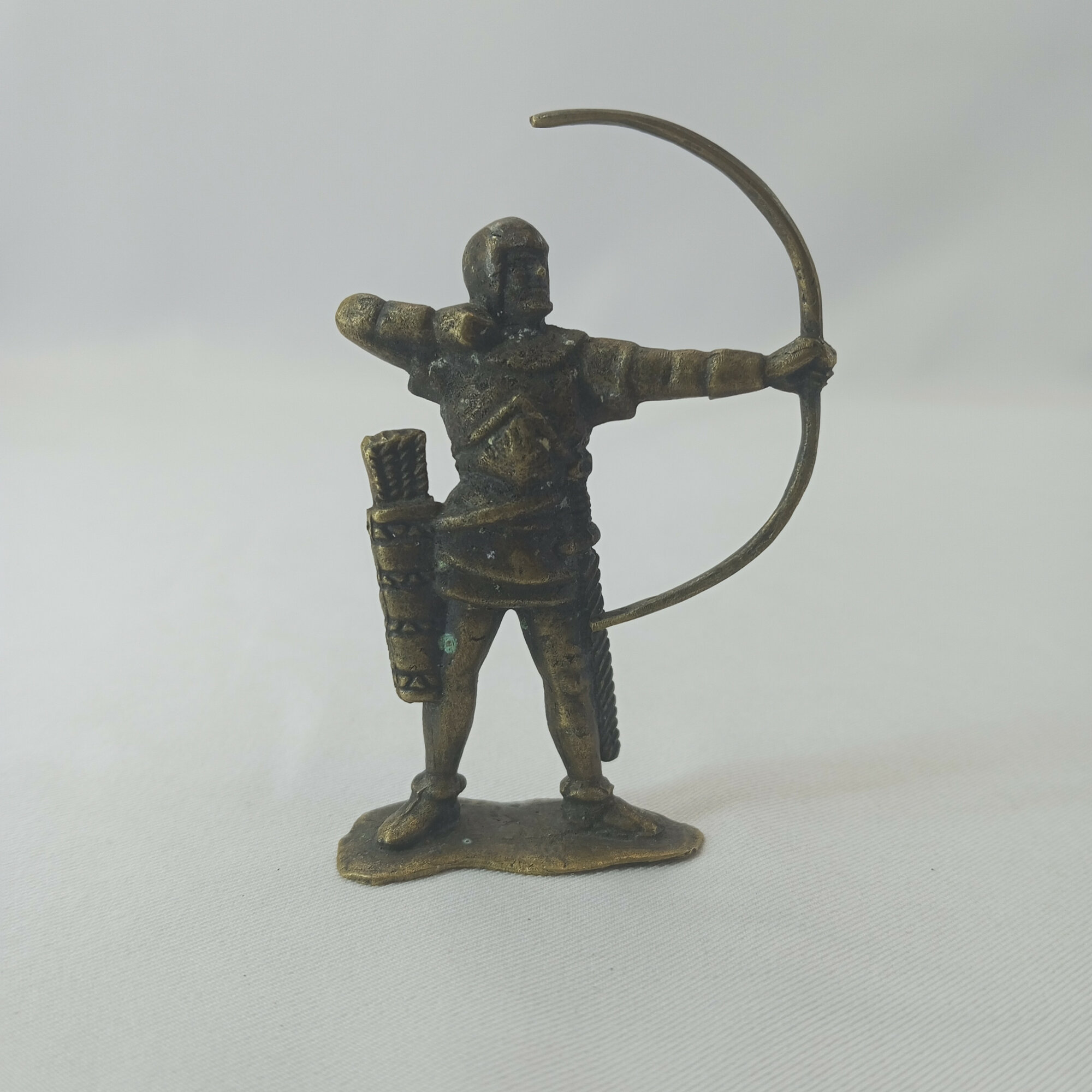 Солдатик винтажный СССР. Фигурка лучника на подставке с луком и колчаном для игры и декорации