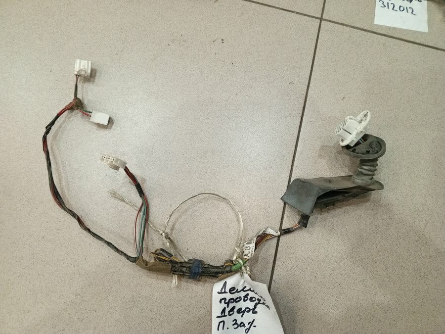 Проводка двери задней правой от Mazda Demio DY 2003-2007