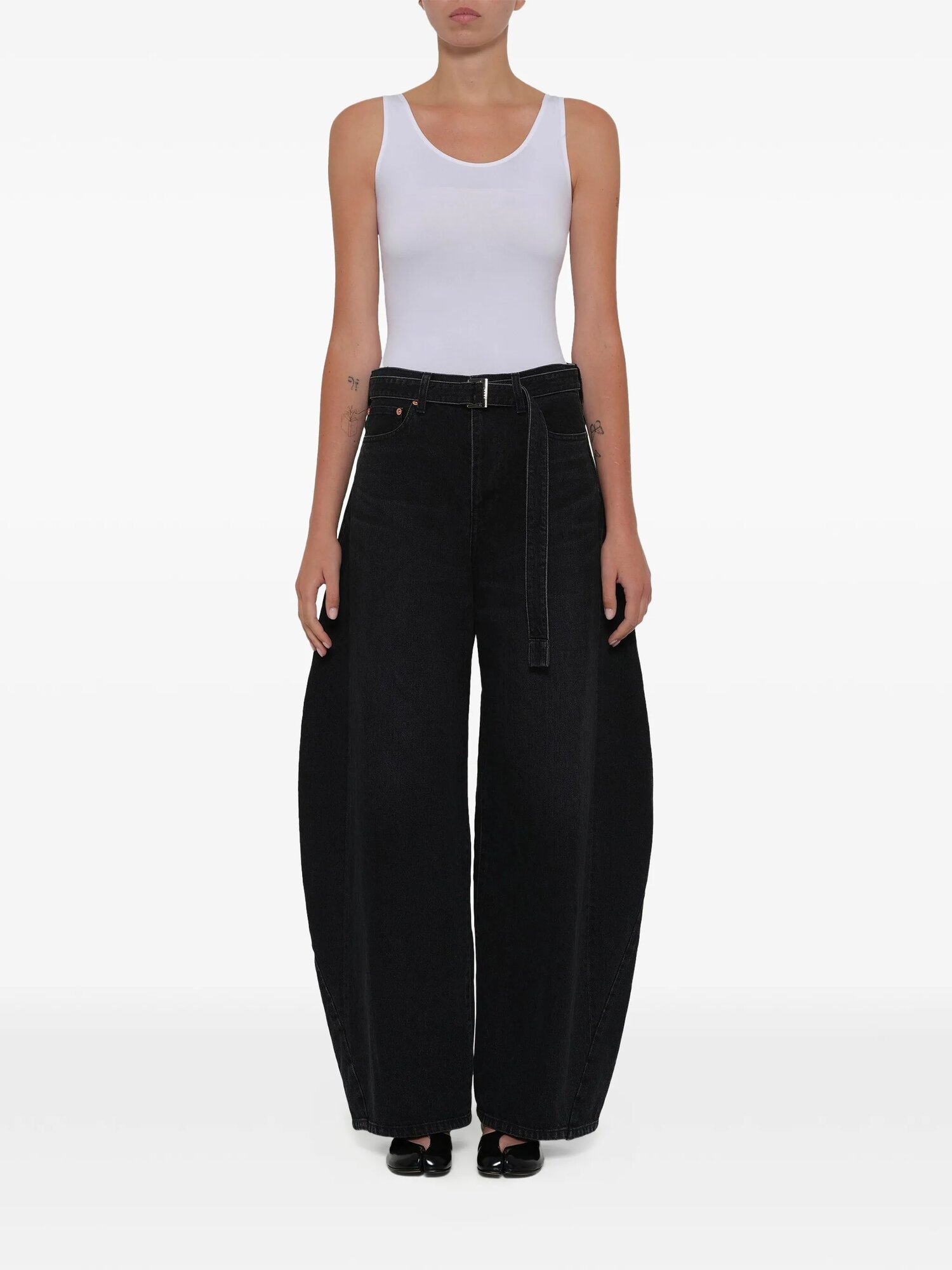 Джинсы Sacai Belted barrel jeans, размер 44 — фото 1