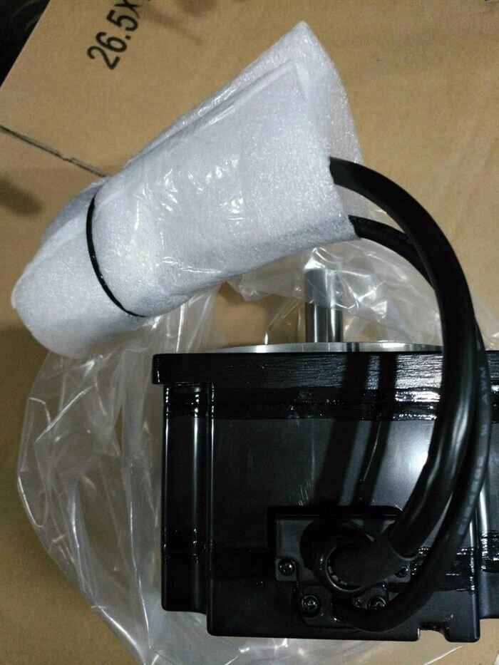 Модуль YASKAWA AC SERVO MOTOR SGMP-01L314M
