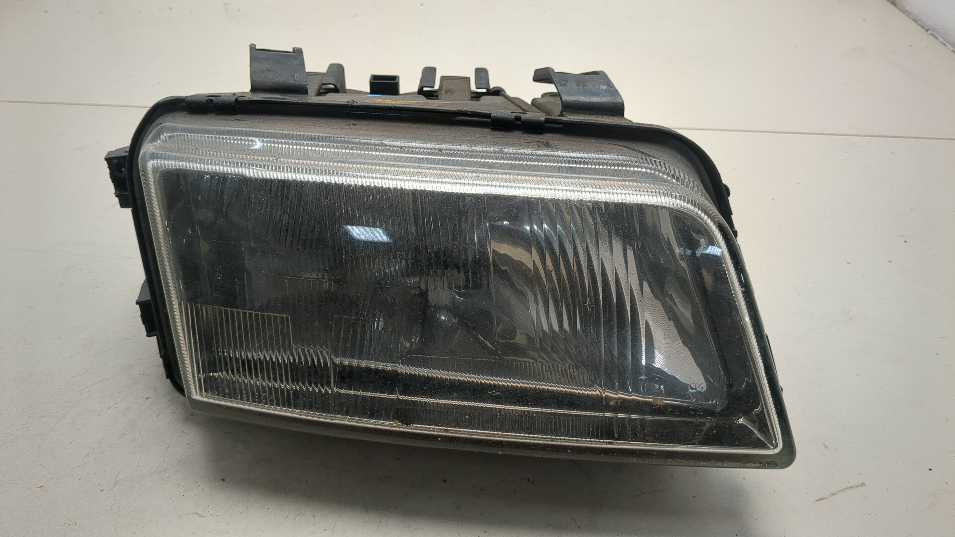 Фара (передняя) правая Audi A4 (B5) Б/У