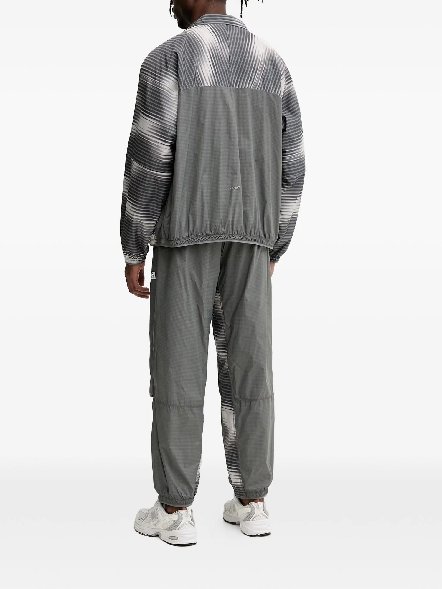 Куртка EA7 EMPORIO ARMANI Gradient-print panelled jacket, размер 50 — фото 1
