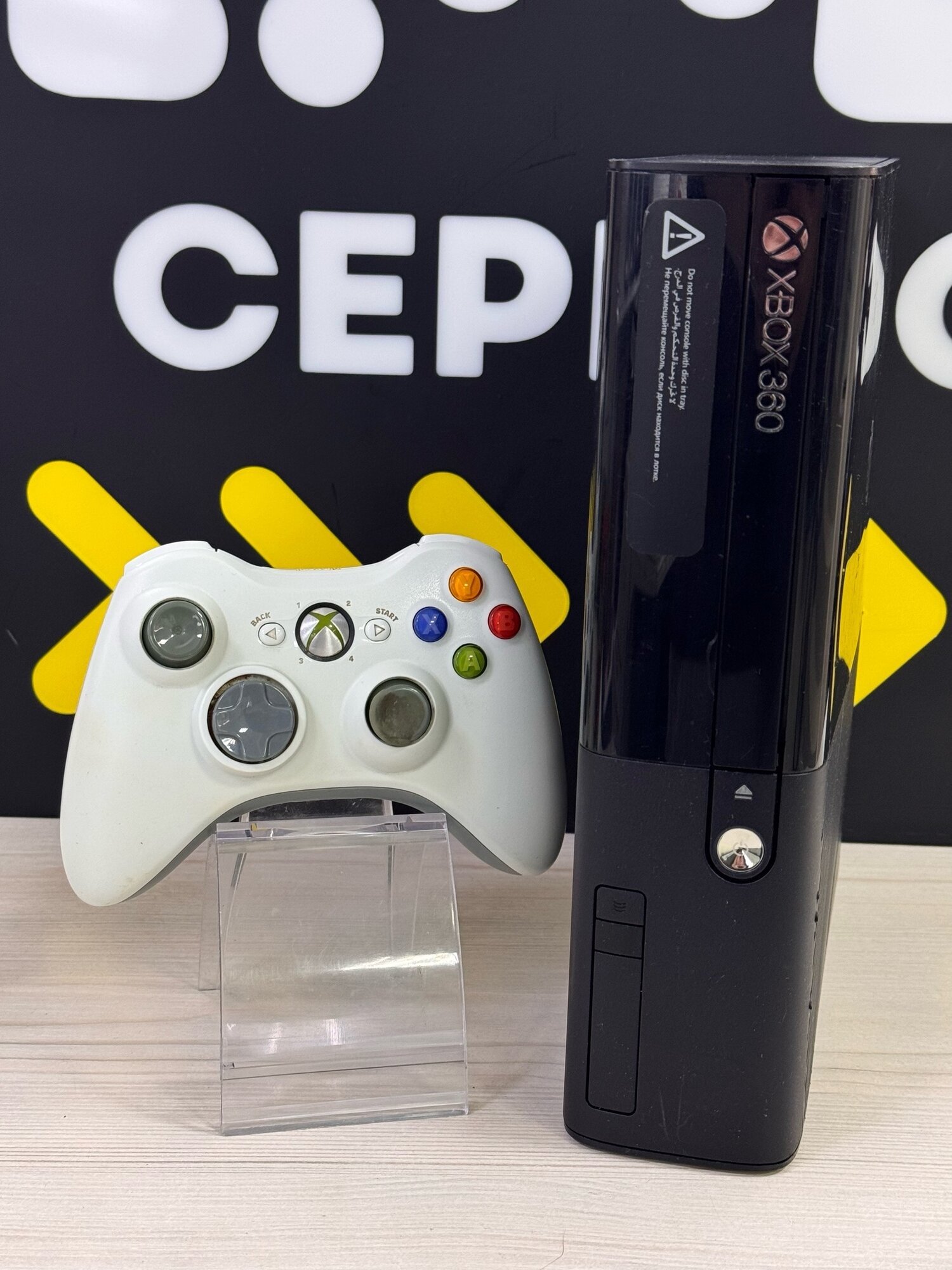 Игровая приставка Xbox 360E 1538 + 1 геймпад, 4 ГБ, виртуальная реальность, проигрывание видео, 1 терафлоп, черный