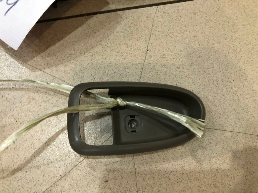 Накладка ручки внутренней передней левой от Hyundai Sonata 4 EF 2001-2012