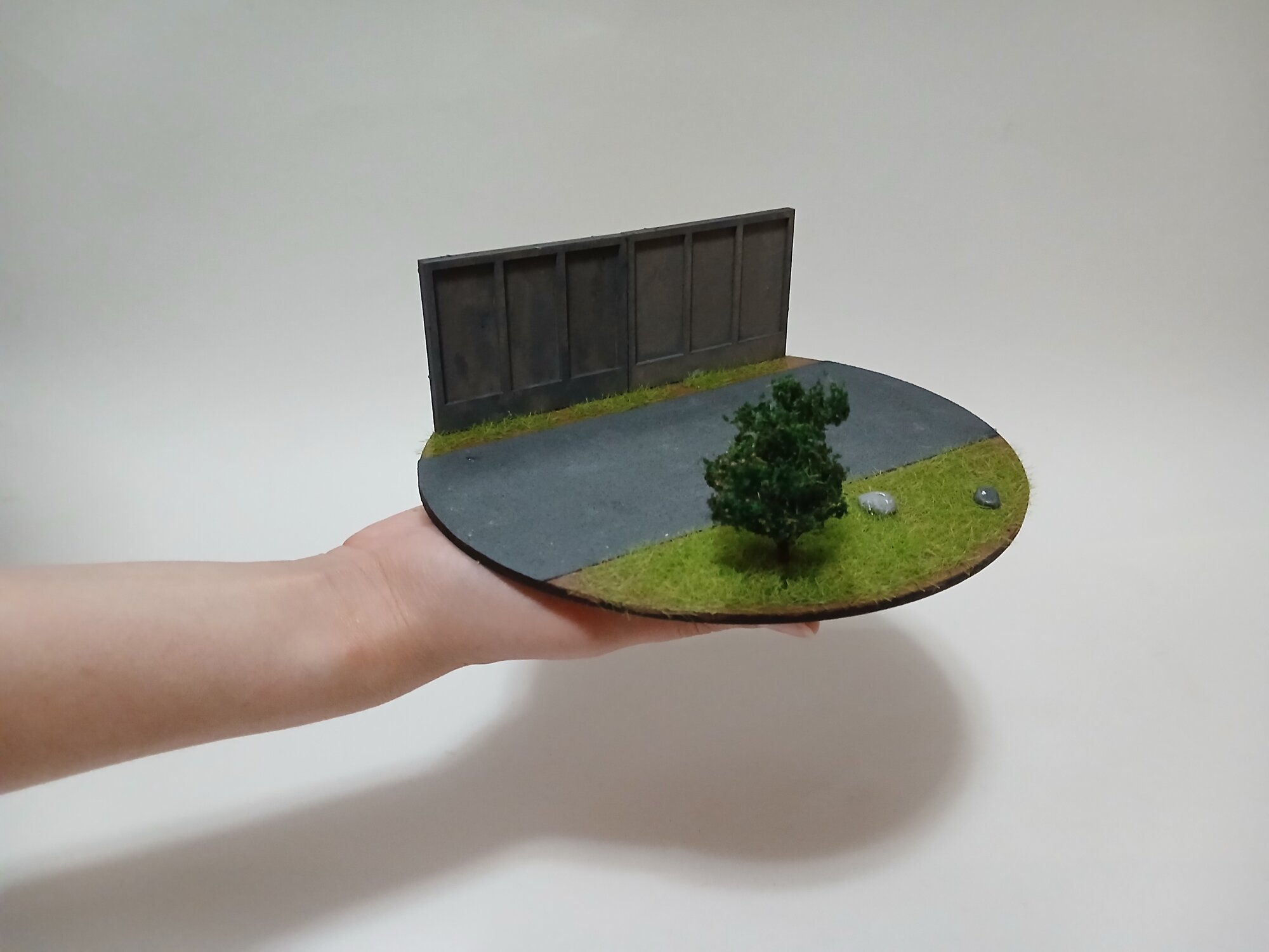 Сборная модель миниатюра в масштабе 1:43. Подставка для модели.