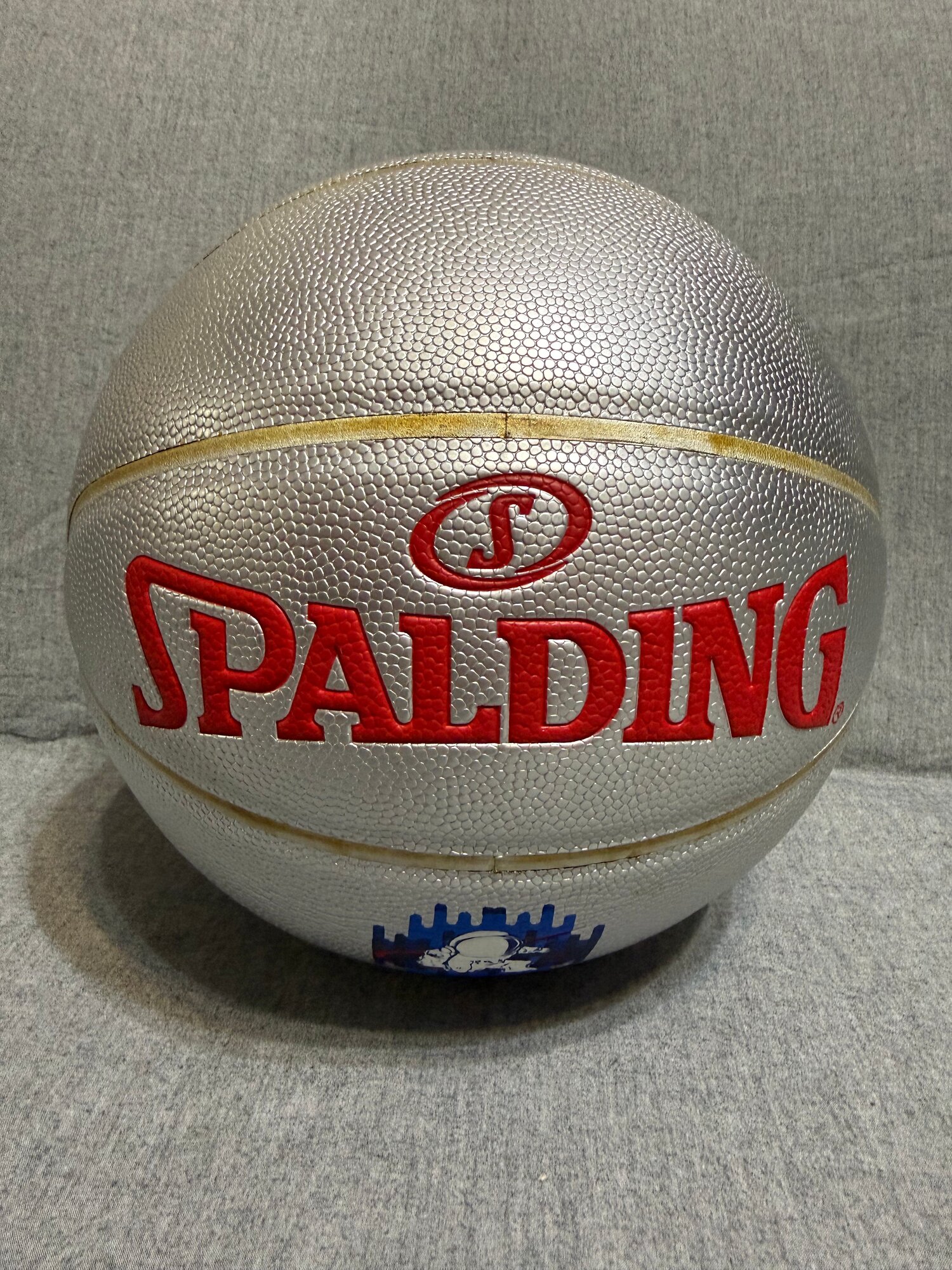 Баскетбольный мяч Spalding SPACE EXPLORE. Размер 7. Серебряный. Indoor/Outdoor