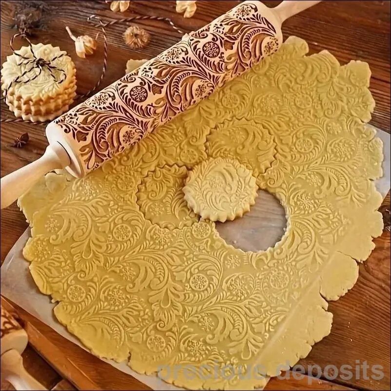 Скалка Китай с крутящимися ручками, дерево, 35 см, для печенья, желтый