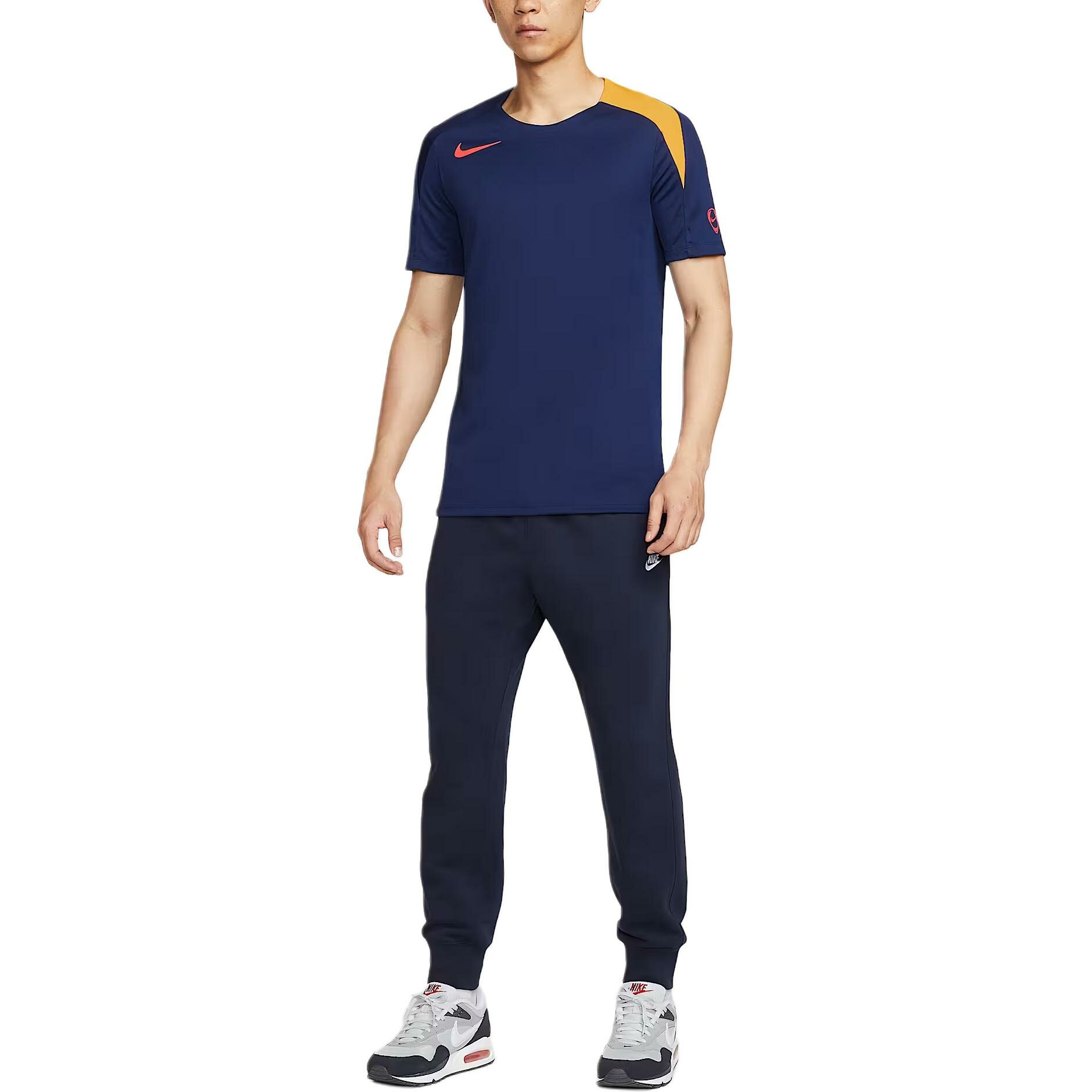 Футболка спортивная NIKE Strike