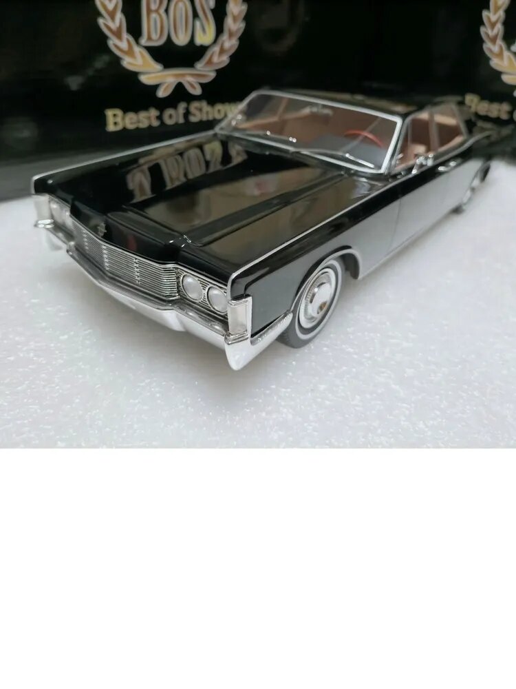 Машинка BOS 1/18 Lincoln Continental 4 door limousine 1968 Black Resin Car Model Collection Toy Gift