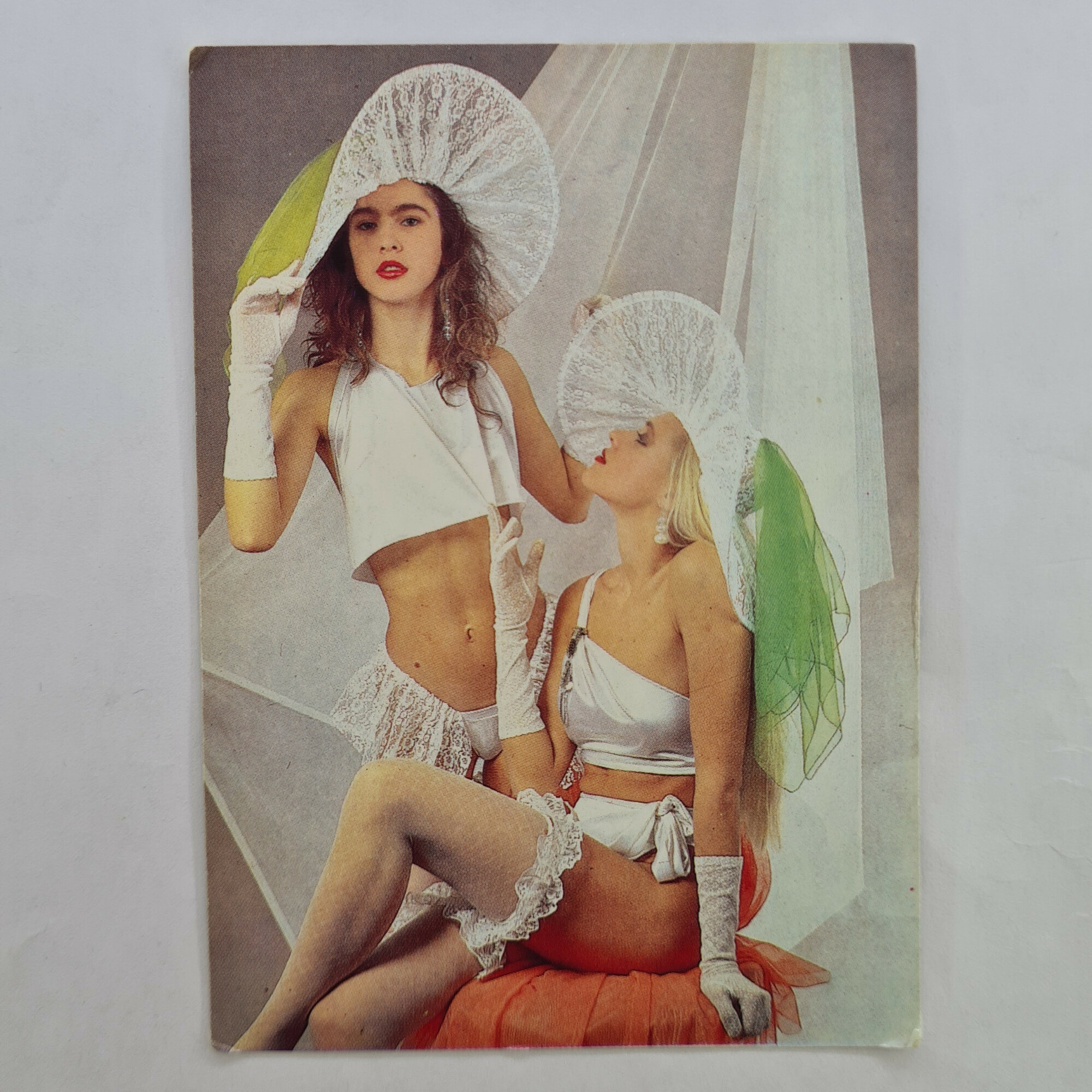 Карманный календарик 1992. Все звезды, эстрада, девушки в сценических костюмах. Календарь винтажный