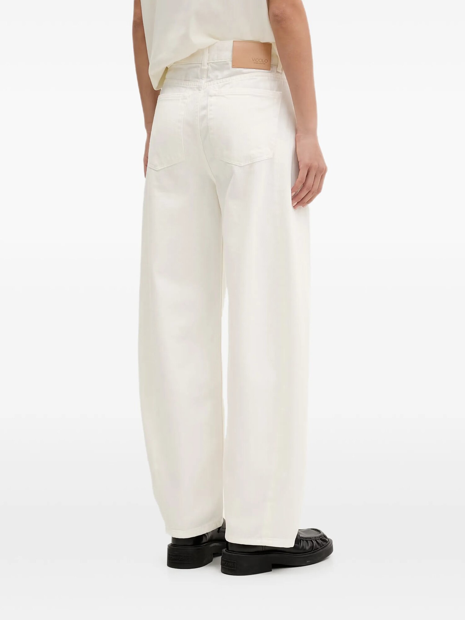 Джинсы VICOLO Chiara Barrel jeans, размер XS, бежевый/белый — фото 1