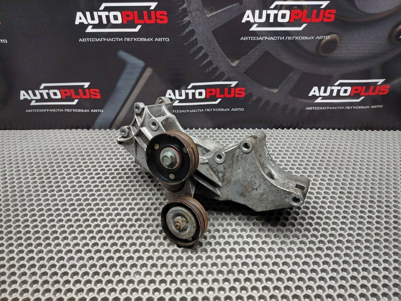 Кронштейн генератора Volkswagen Golf 2007 (1.4 BCA) Б/У с пробегом Арт. 23718