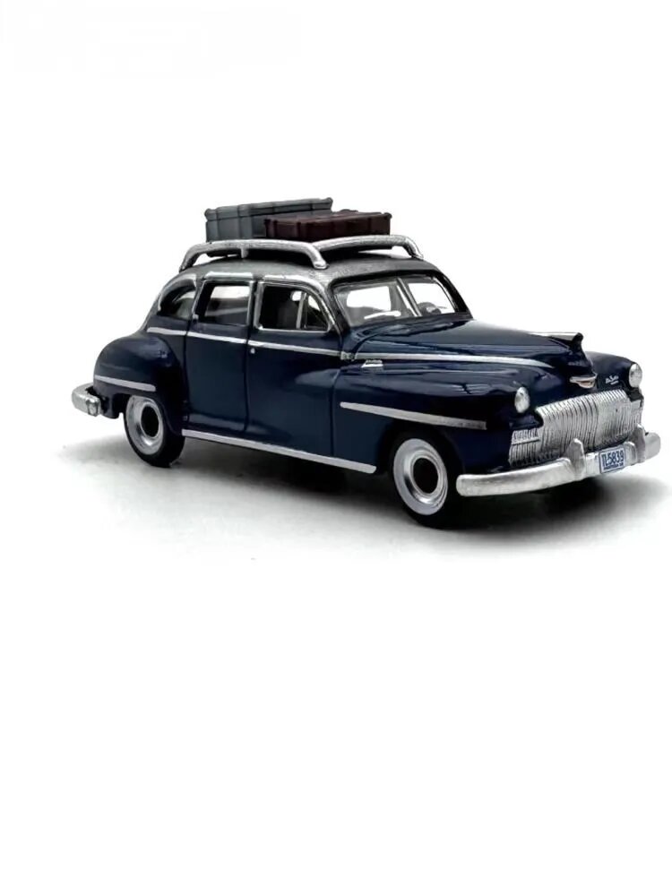 Машинка металлическая Kоллекционная модель Oxford 1:87 The Desoto station wagon