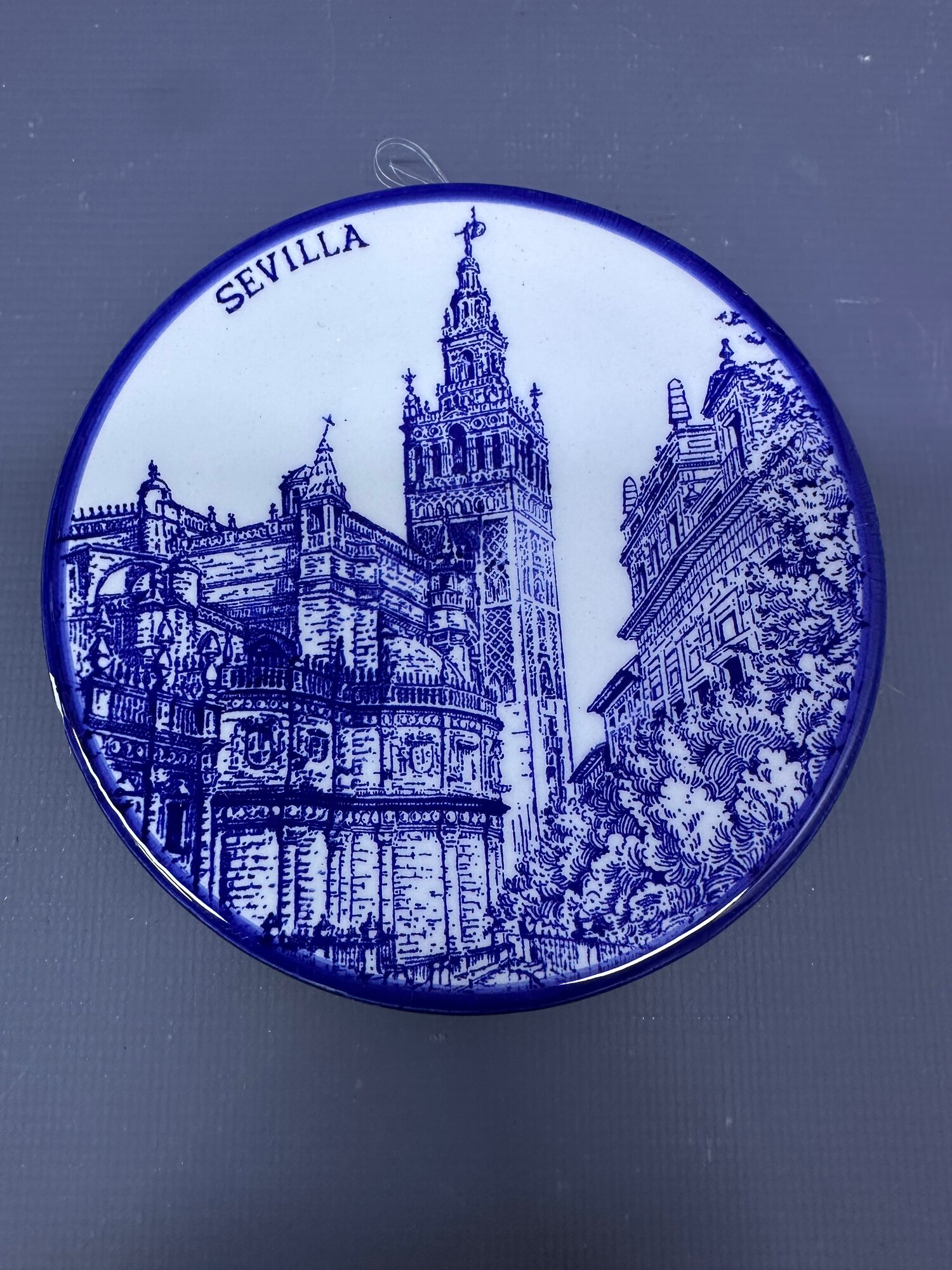 Уценка! Есть небольшой скол Тарелка Настенная Sevilla, диаметр 12 сантиметров