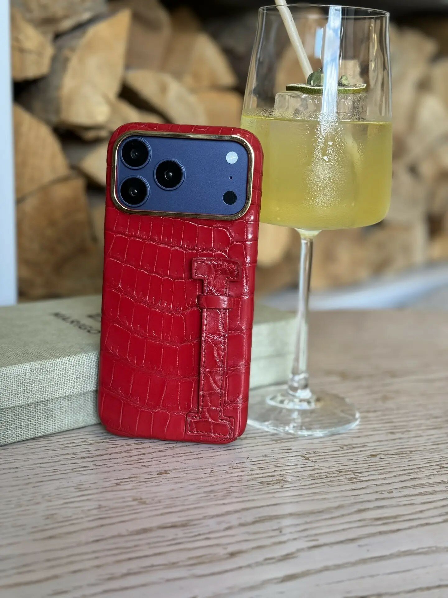 Чехол для iPhone 17 Pro Max из натуральной кожи крокодила с держателем для пальцев премиальный красный чехол ручной работы