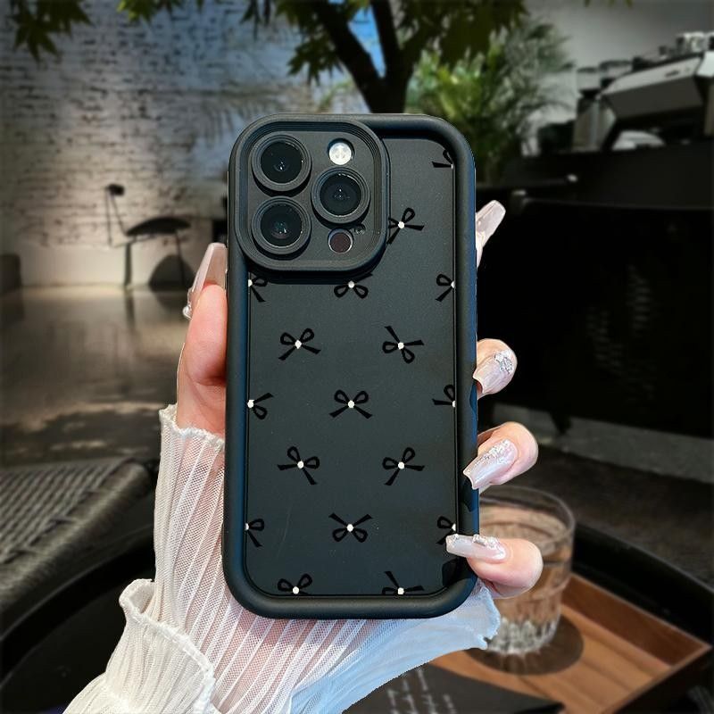 Чехол на Айфон 16 Про Макс / iPhone 16 Pro Max чёрный с принтом маленькие бантики силиконовый противоударный