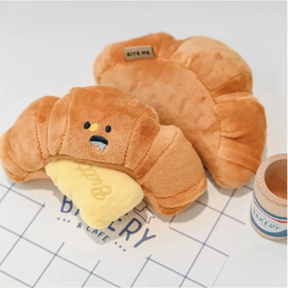 Игрушка-булочка 7.5x16 см с звуком и скрытым кормом