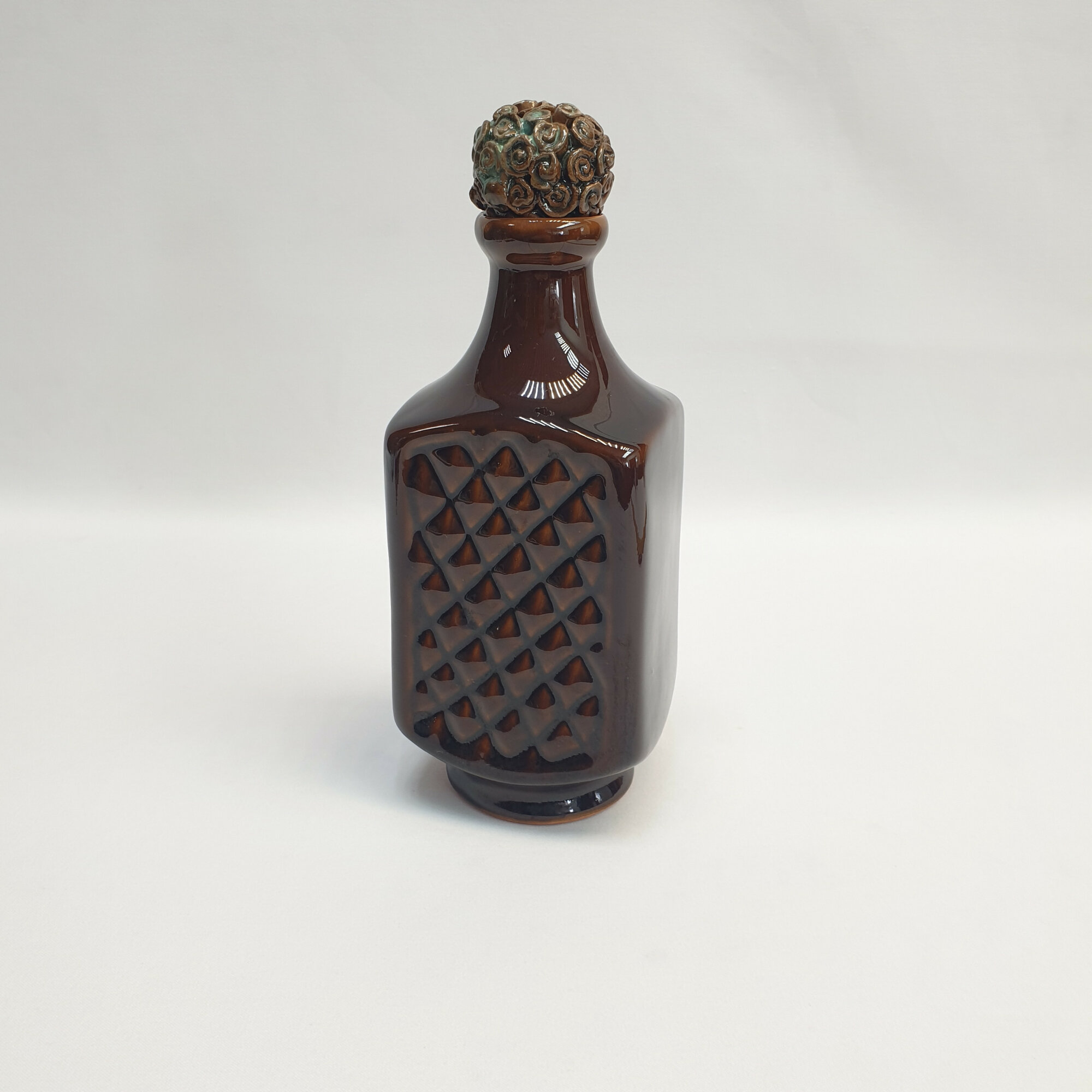 Винтажный штоф, обливная керамика лепнина 0.75 л, СССР