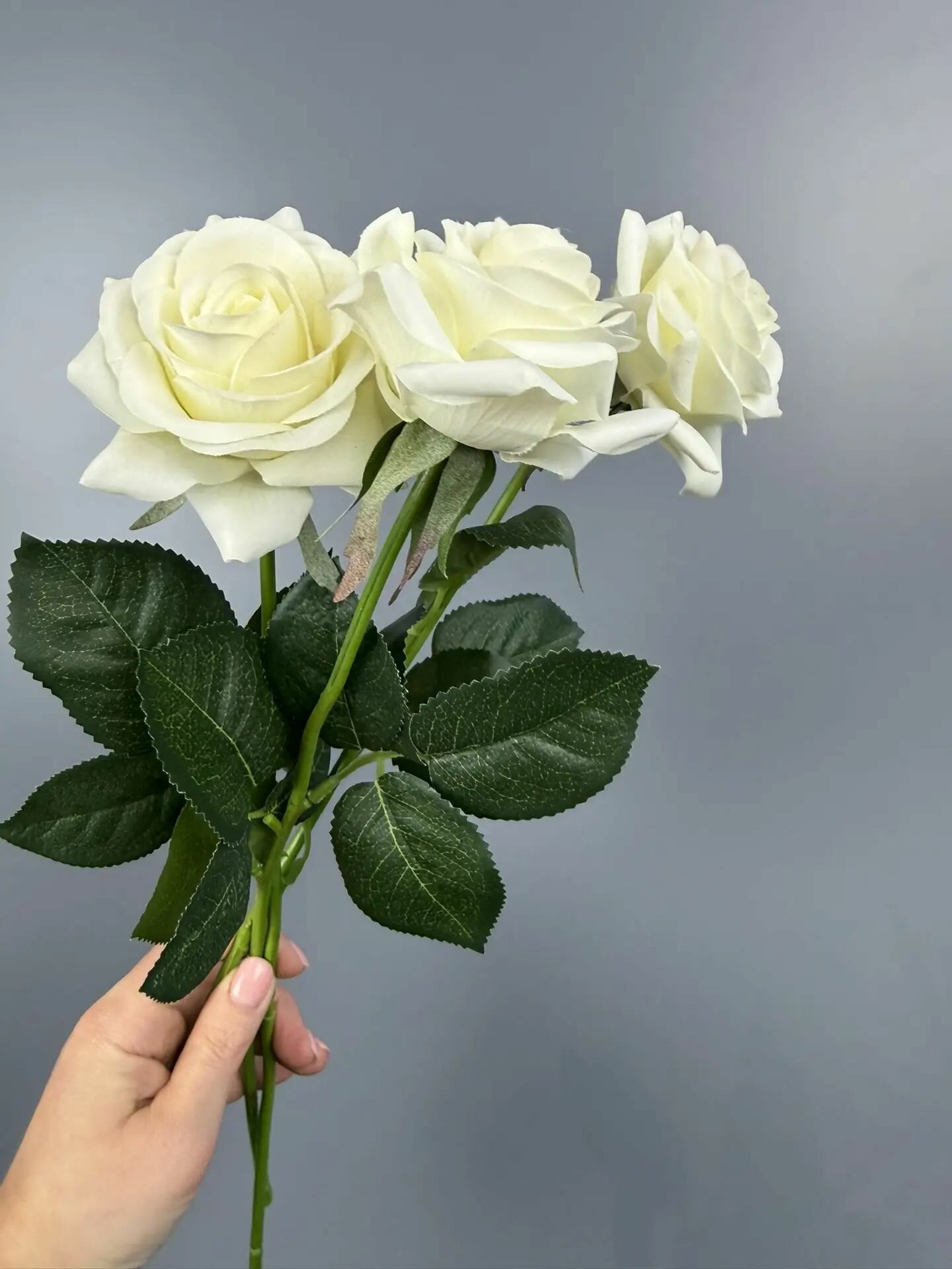 Искусственные цветы для декора флористические премиум Роза из силикона кремовая 3 ветки 42 см