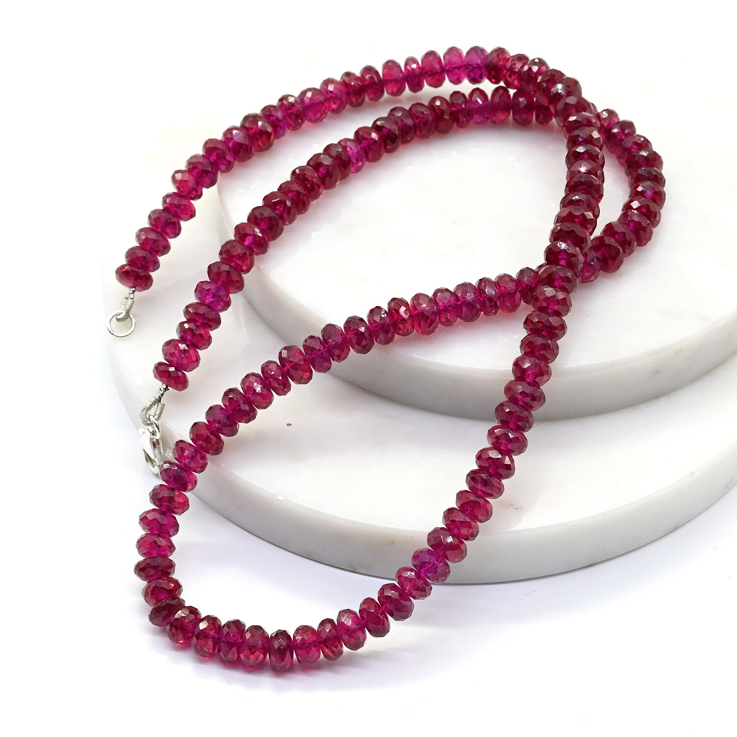 Бусы, шпинель