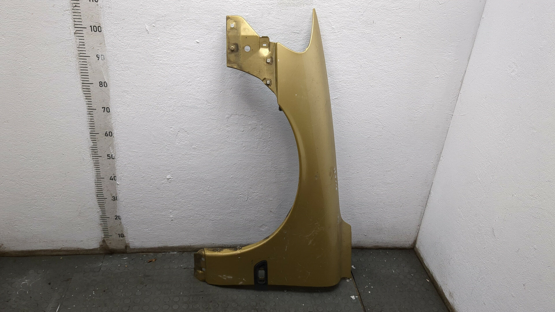 Крыло левое переднее Volvo S60 Б/У