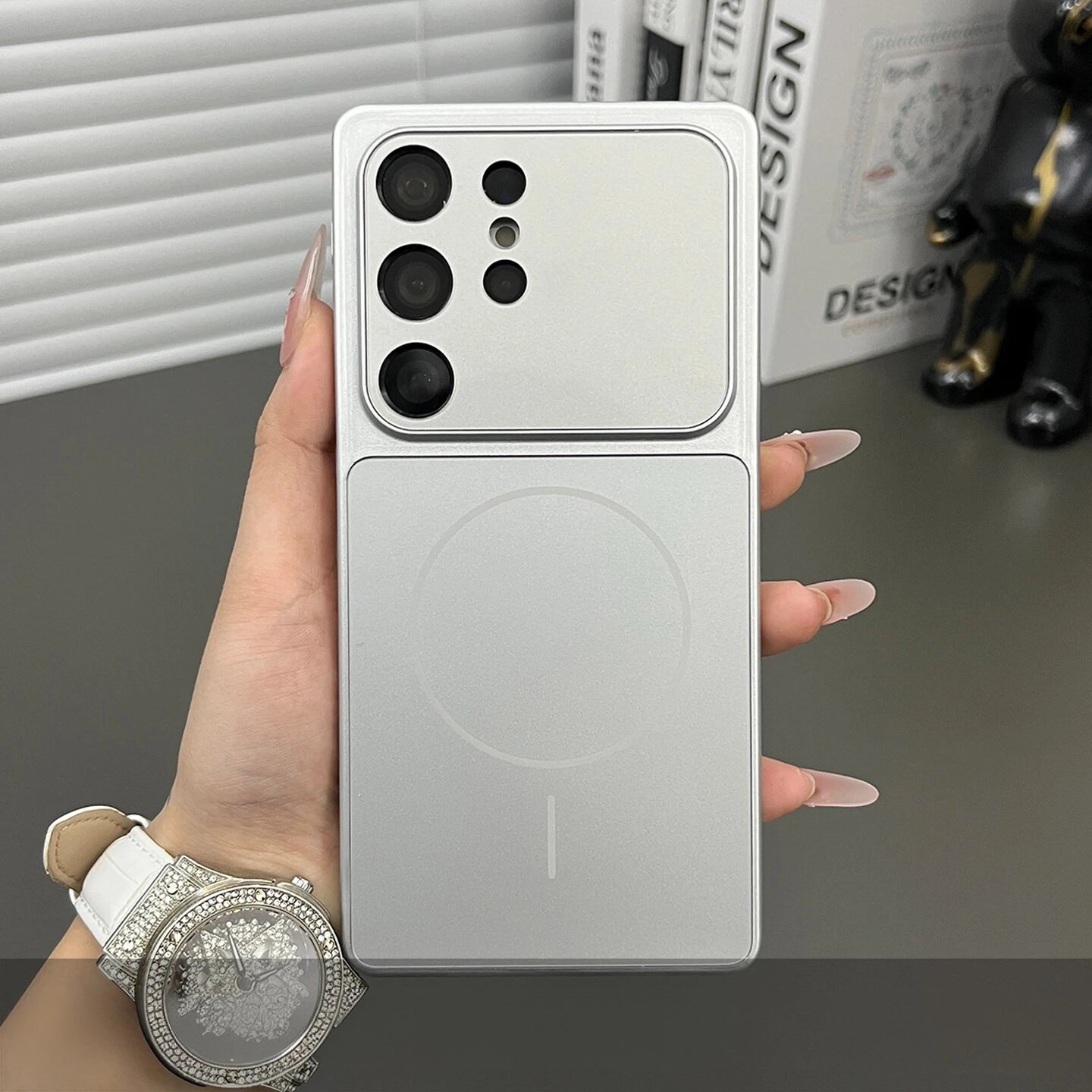Чехол Samsung Galaxy S26 Ultra Silver, белый, магнитный, беспроводная зарядка