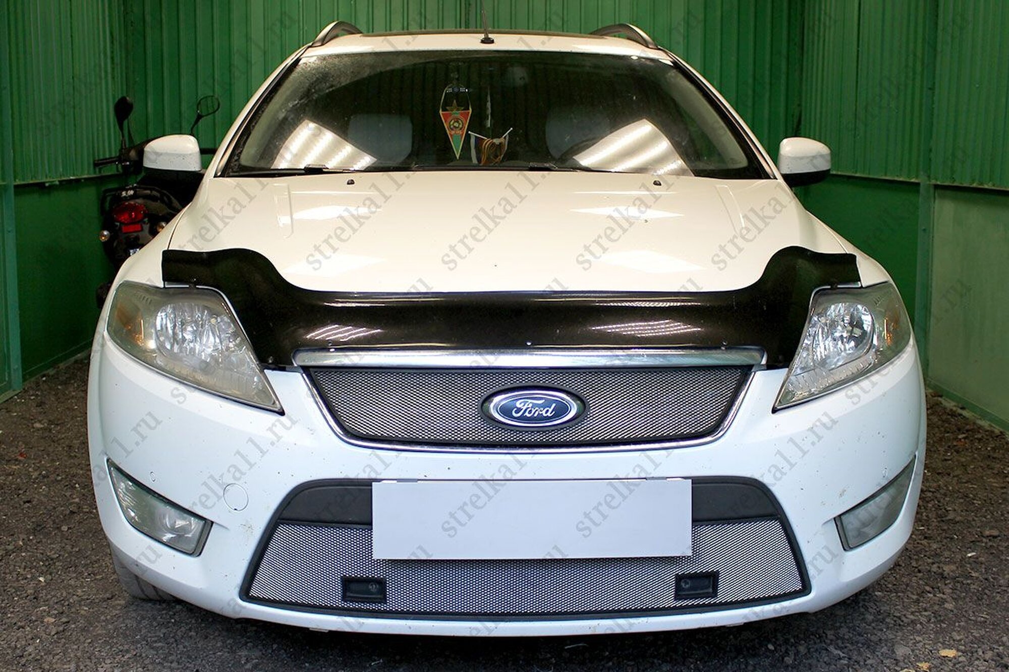 Защитная сетка радиатора с окантовкой и защелками для Ford Mondeo 2007-2010 (IV), 2шт, с ПТ, хром