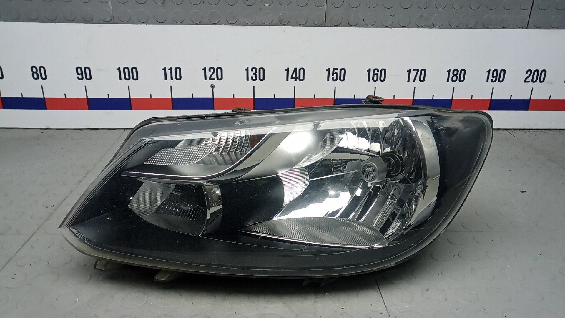 Фара левая VOLKSWAGEN CADDY 3