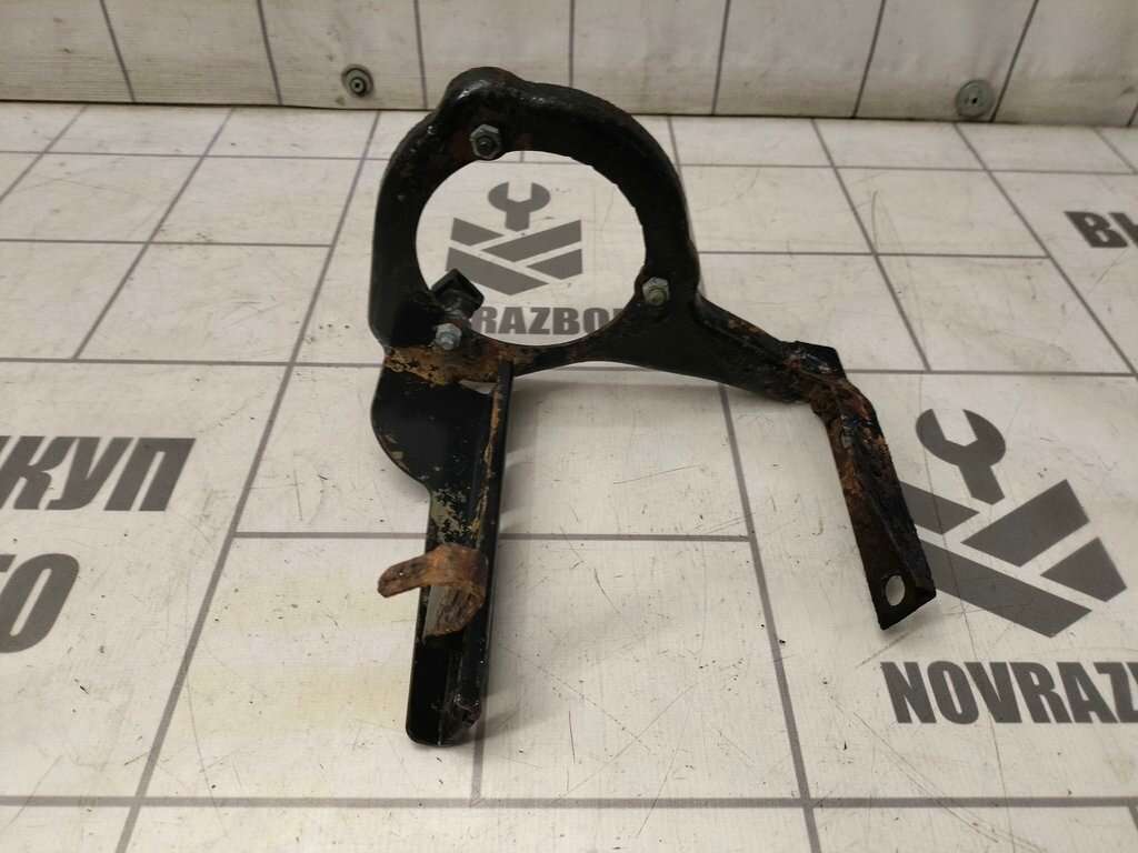 Кронштейн (сопут. товар) VW Golf 5 03-09