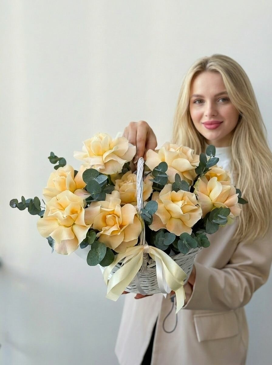 Цветы живые букет из роз, Корзина с французской розой