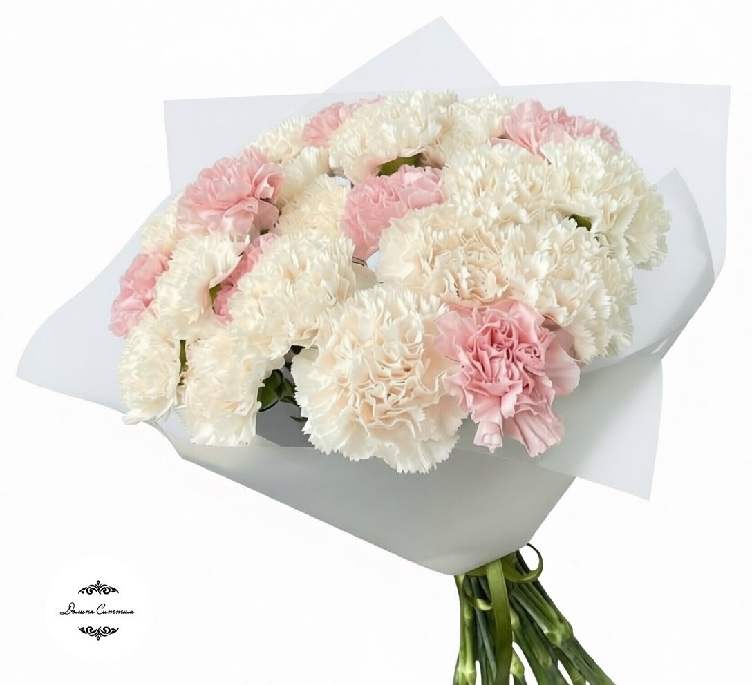 Монобукет «Ангельское прикосновение», диантусы (гвоздика), кремово-розовый, 25 шт, 50 см, круглый, под ленту, в упаковке от магазина «Долина Ситтим».