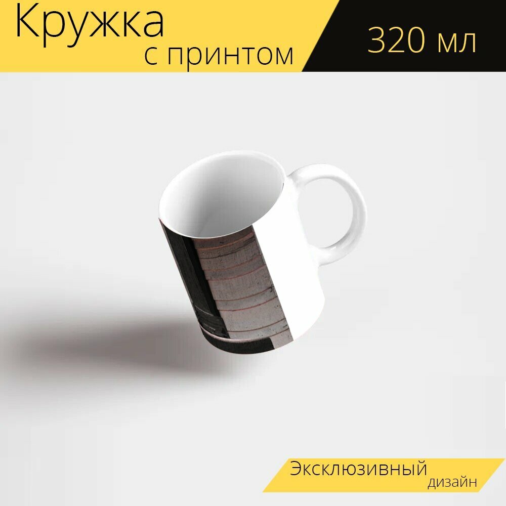 Кружка с рисунком, принтом "Петух на Pourch Декоративные Петух Металл на pourch из дома в городе петух птица отделка металл pourch город городских домой дом декоративные." 320 мл.