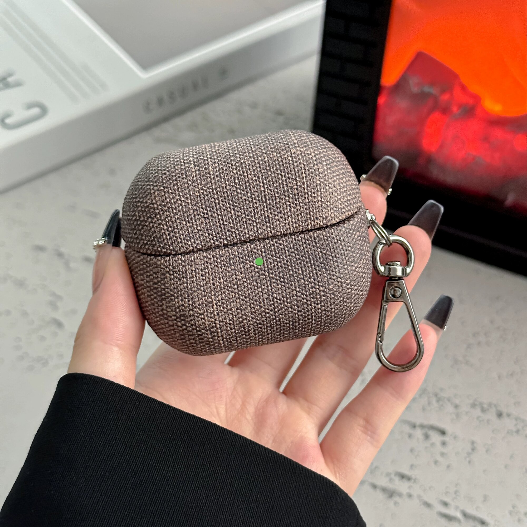 Защитный чехол для Galaxy Buds 3 в темно-коричневом цвете, прочный и элегантный дизайн для беспроводных наушников