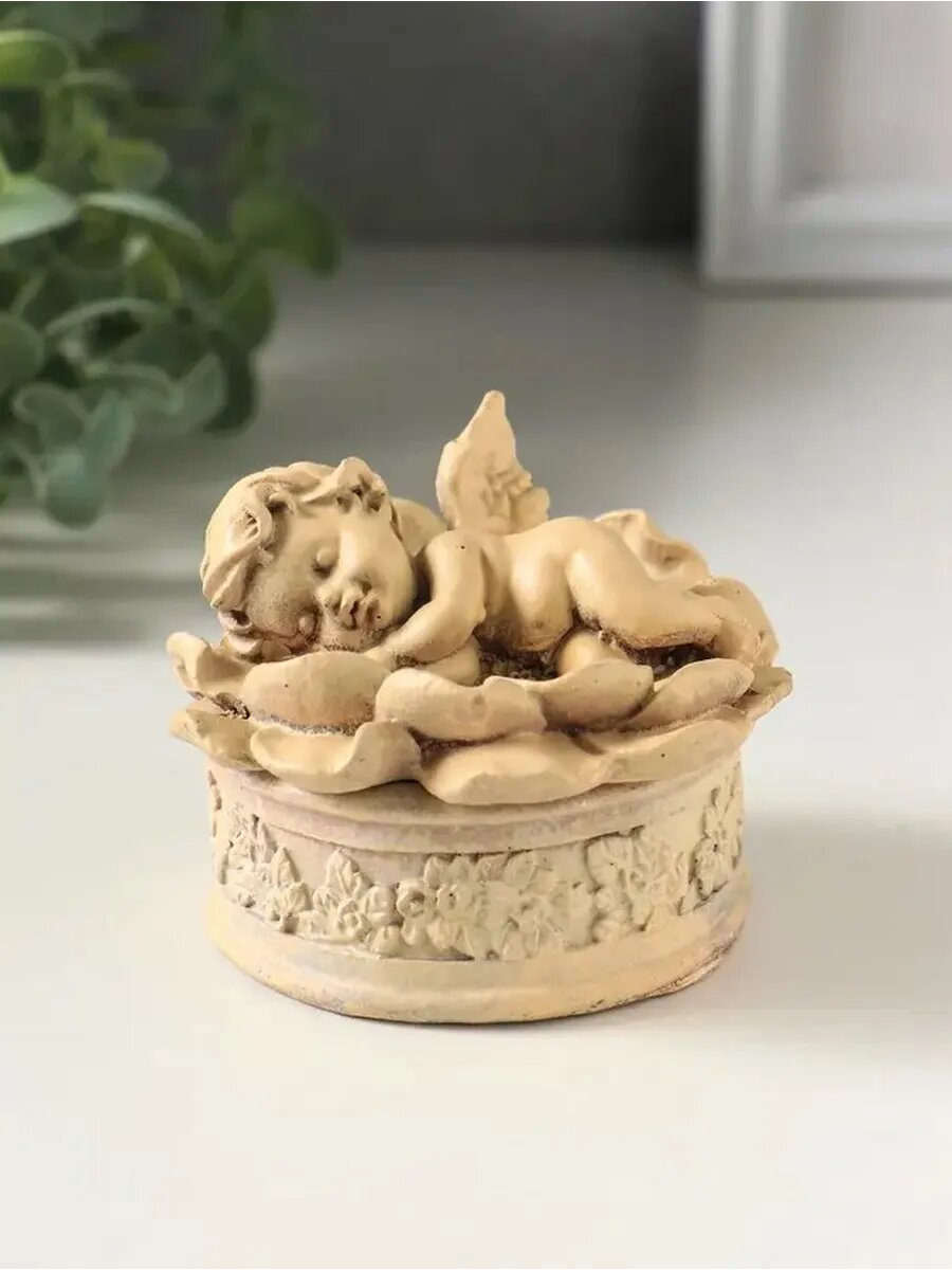 Мини-шкатулка с ангелом в цветке