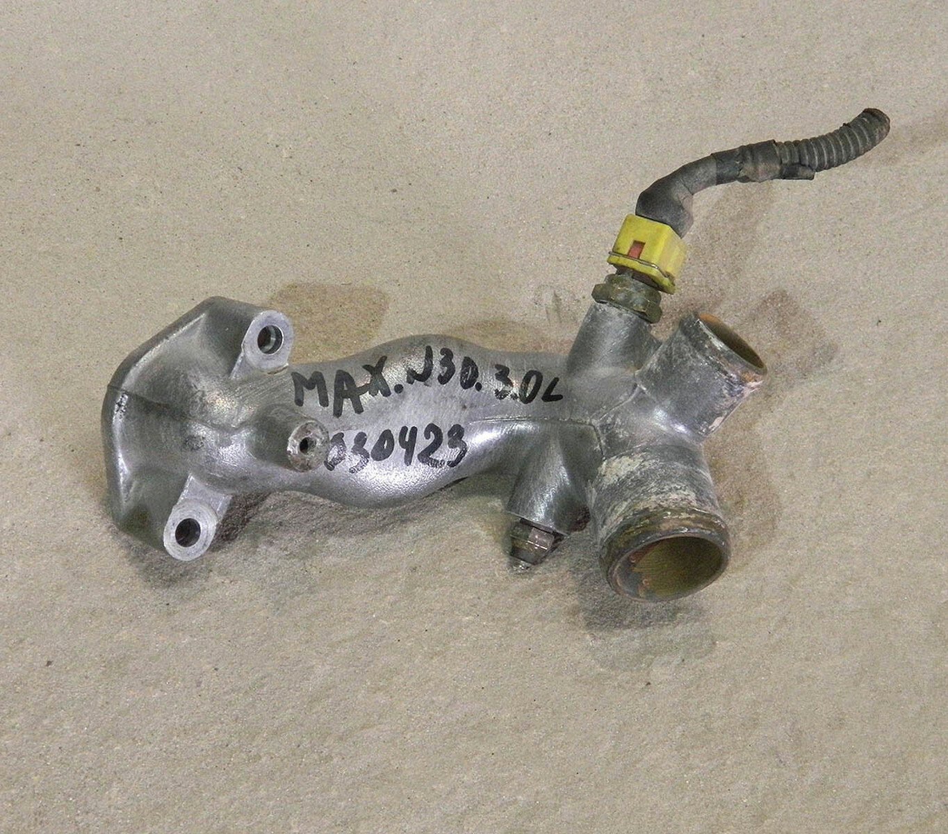 Фланец (тройник) охлаждения Maxima J30 3.0