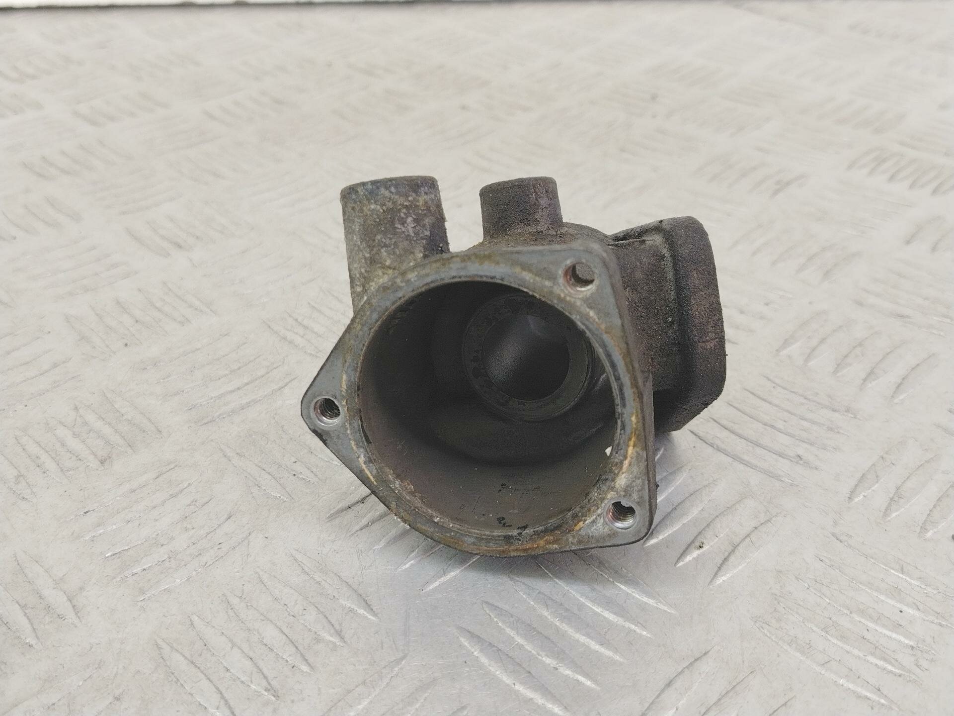 Корпус термостата Opel Astra G (1998 - 2009) 90573325