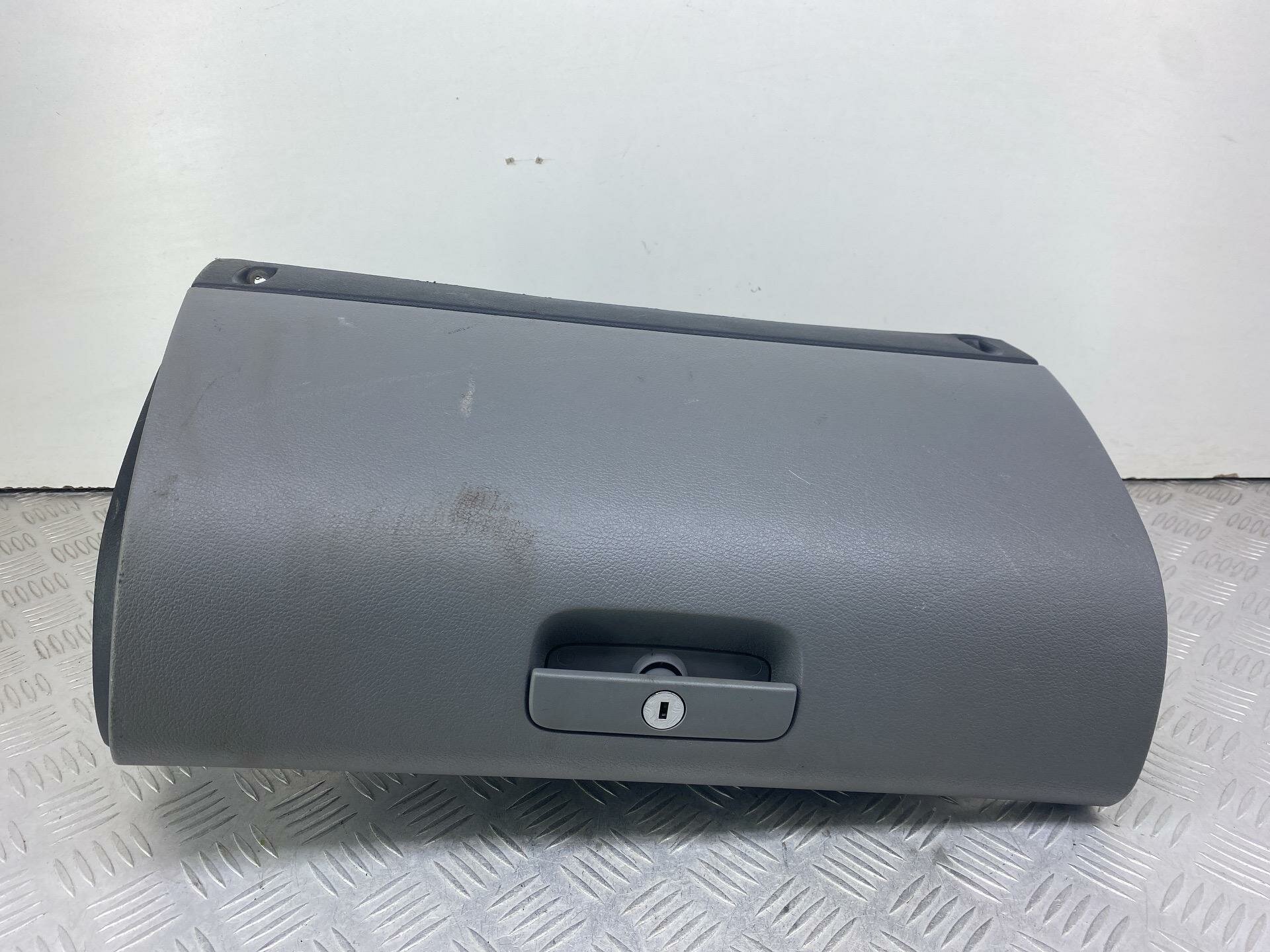 Бардачок Skoda Octavia 1 1U 2000 1U1857097B