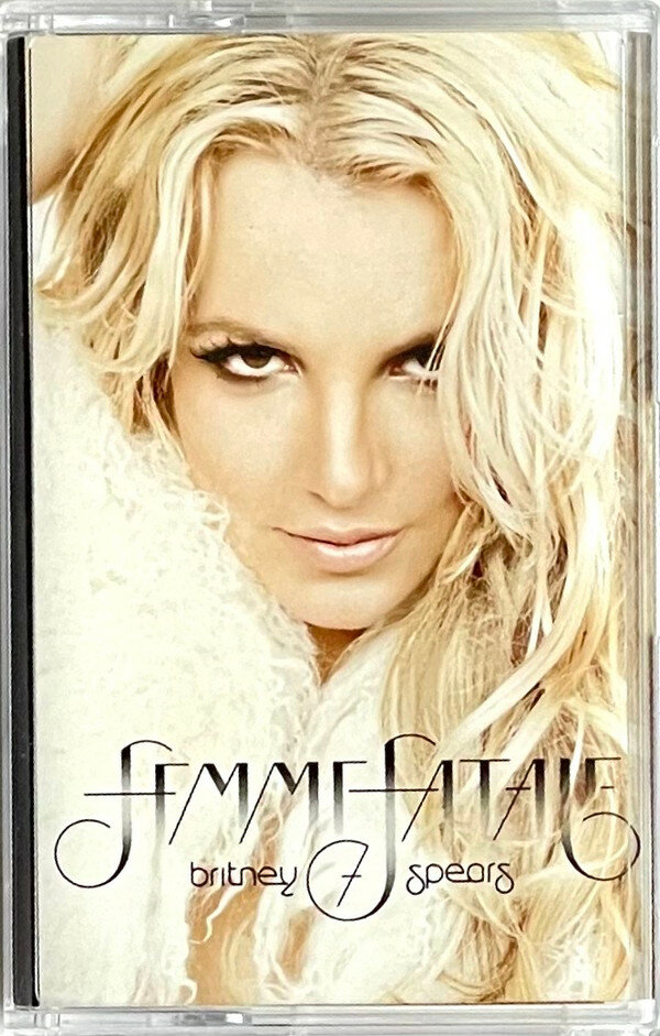 Компакт-диск BRITNEY SPEARS - FEMME FATALE(2011, CASSETTE, LTD. GOLD) (0 MC)